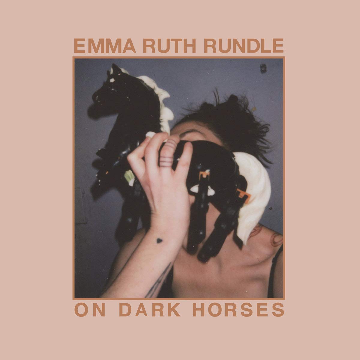 Emma Ruth Rundle: On dark Horses - kulturnews.de