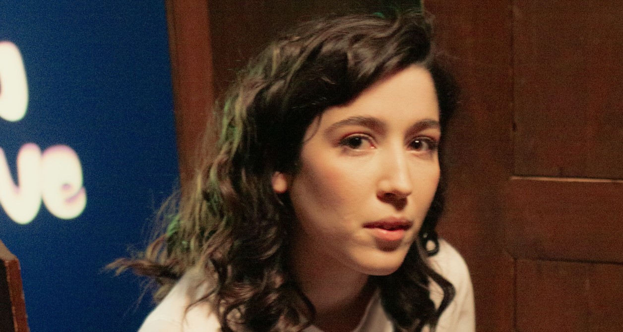 OSKA kündigt mit „Lousy T-Shirt“ ihr Debütalbum an - kulturnews.de