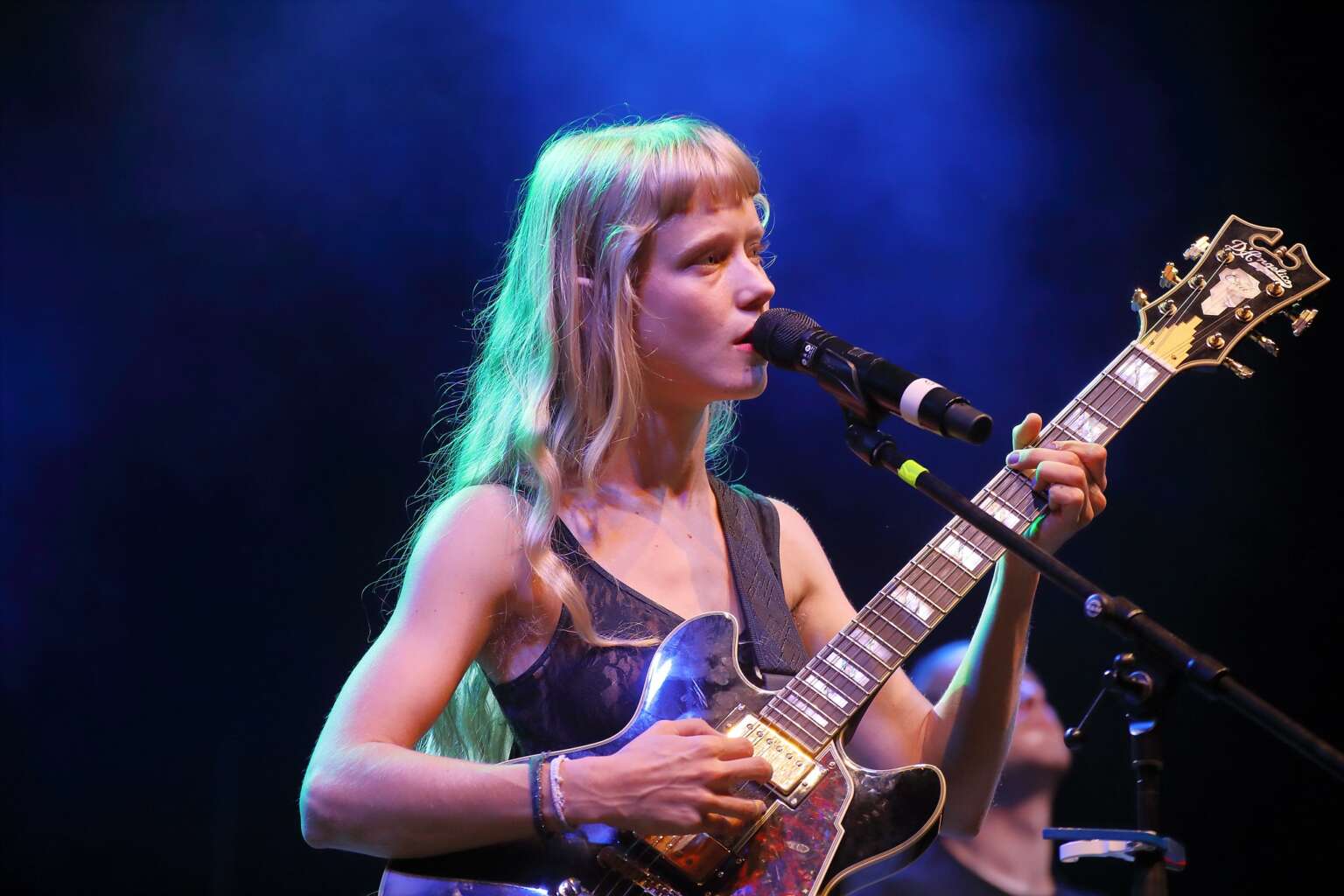 Alice Phoebe Lou: Benefizkonzert in Berlin als Tourauftakt - kulturnews.de