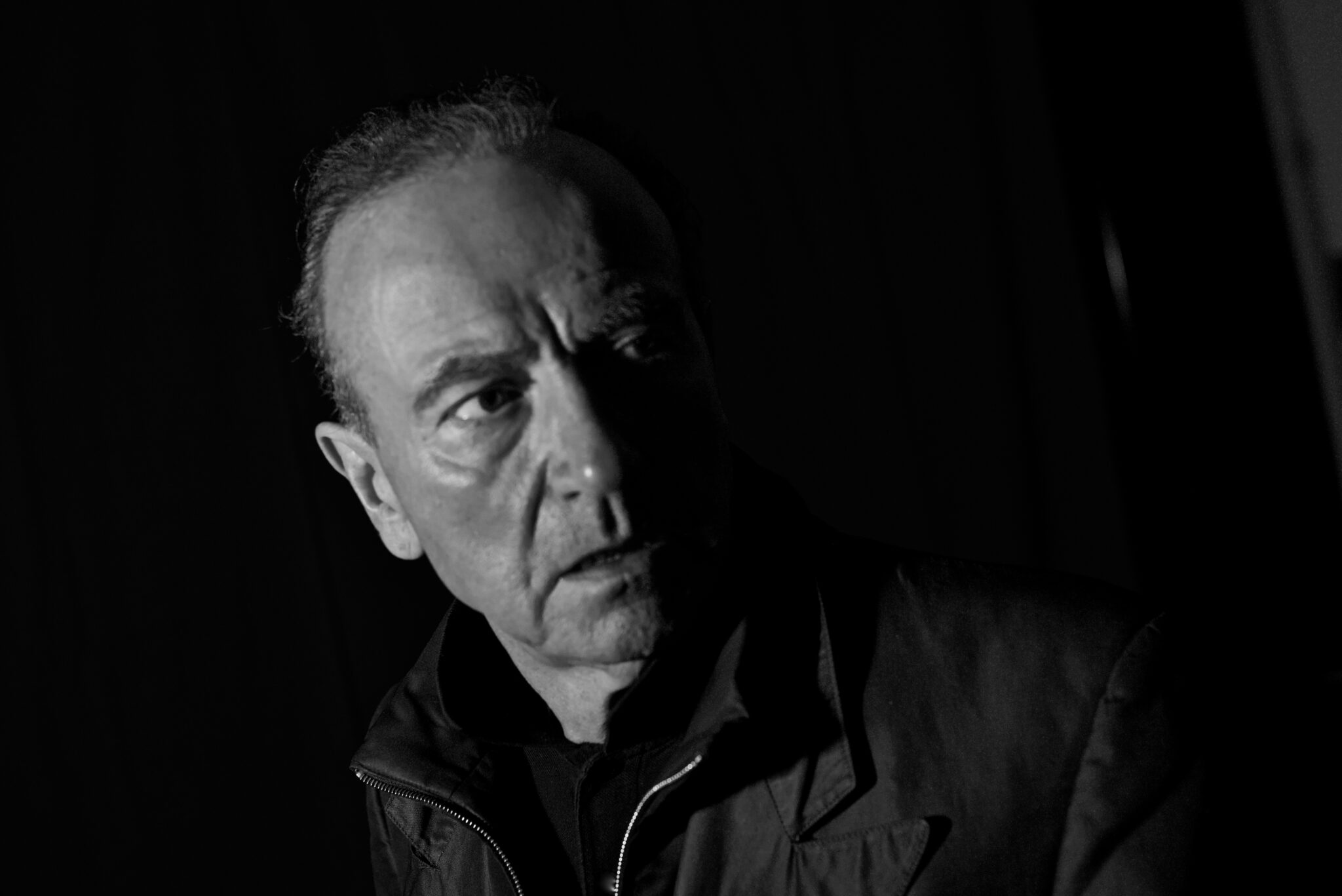 Hugh Cornwell kommt 2023 für fünf Konzerte nach Deutschland - kulturnews.de
