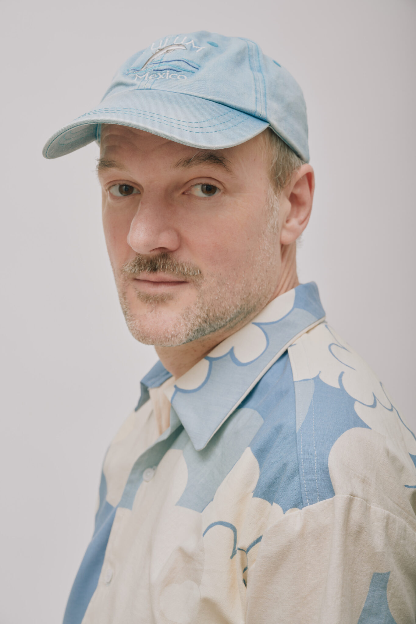 Mit „Rumour“ kündigt Isolée sein neues Album „Resort Island“ an ...