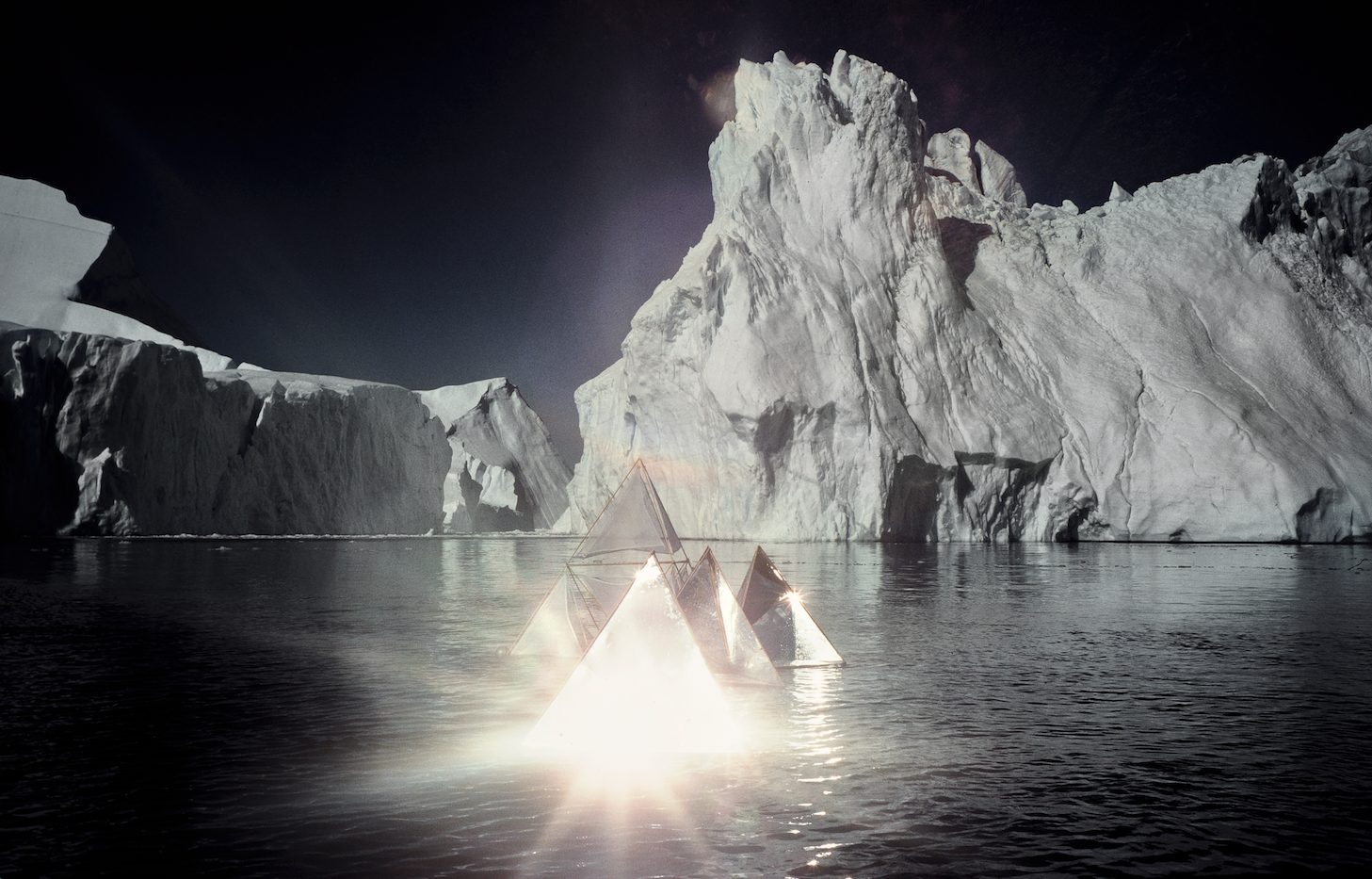 Im ZKM Karlsruhe leuchtet die Arktis - kulturnews.de