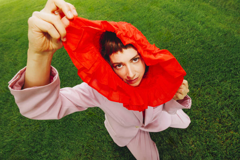 Mehr als eine Blume: „Dahlia“, die neue Single von Odd Beholder