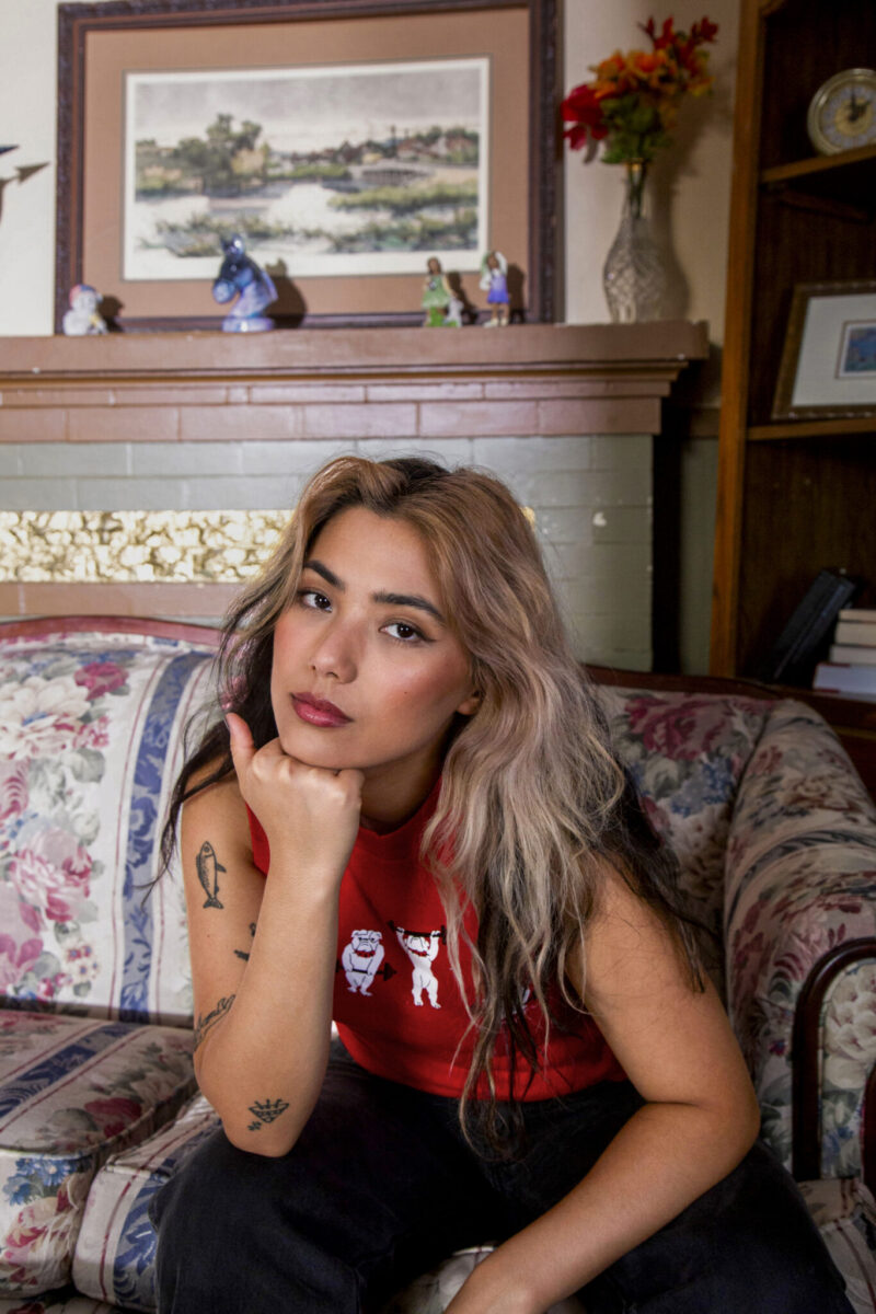 „Pink Lemonade“ von spill tab: Flucht in die Couchritze - kulturnews.de