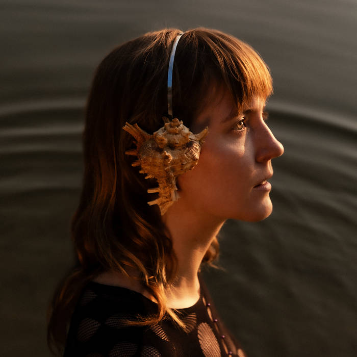 Tara Nome Doyle: Neues Album „Ekko“ für April 2025 angekündigt