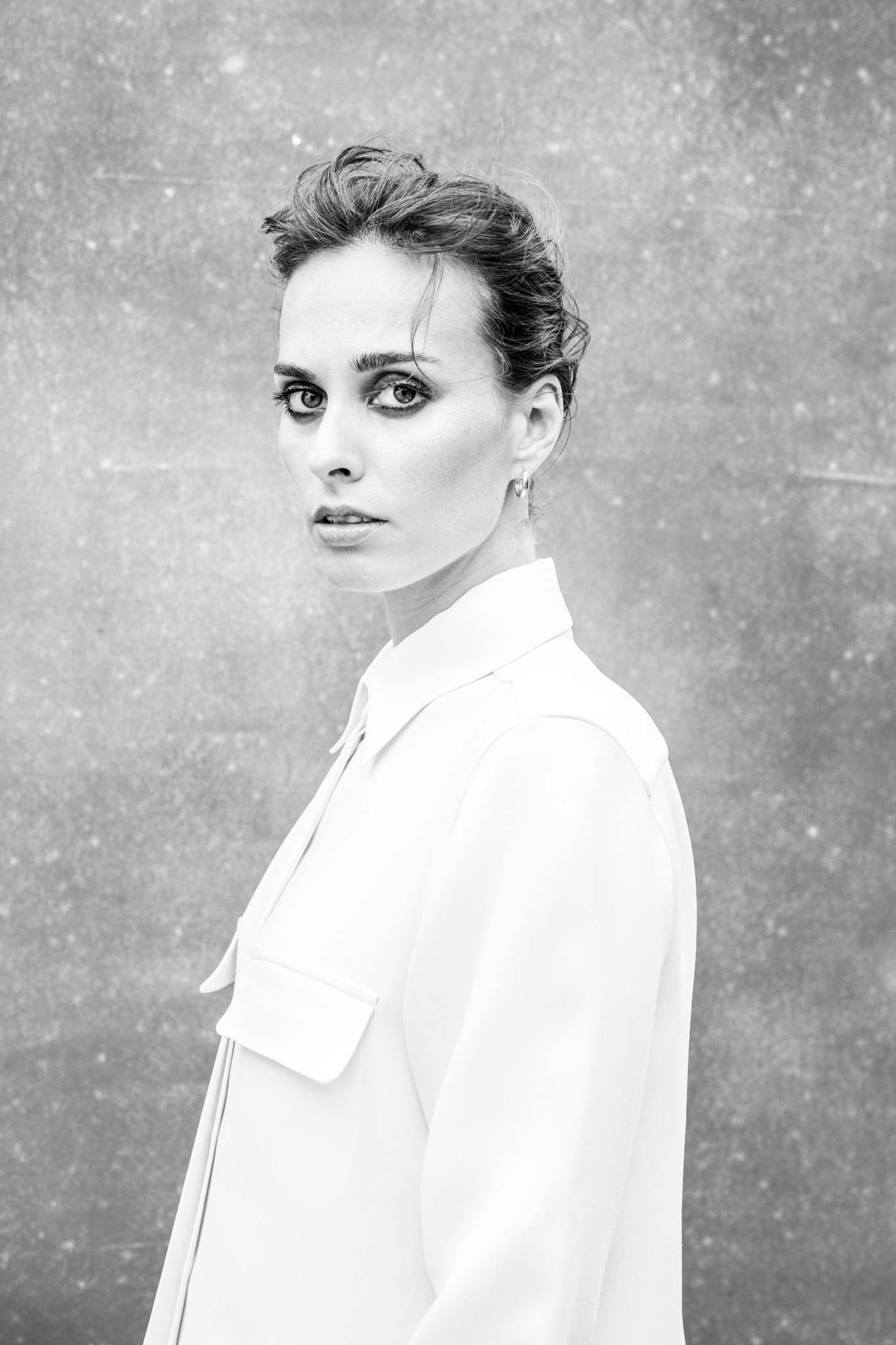 Immer weiterlachen: Sophie Auster im Interview zu „Milk for Ulcers ...