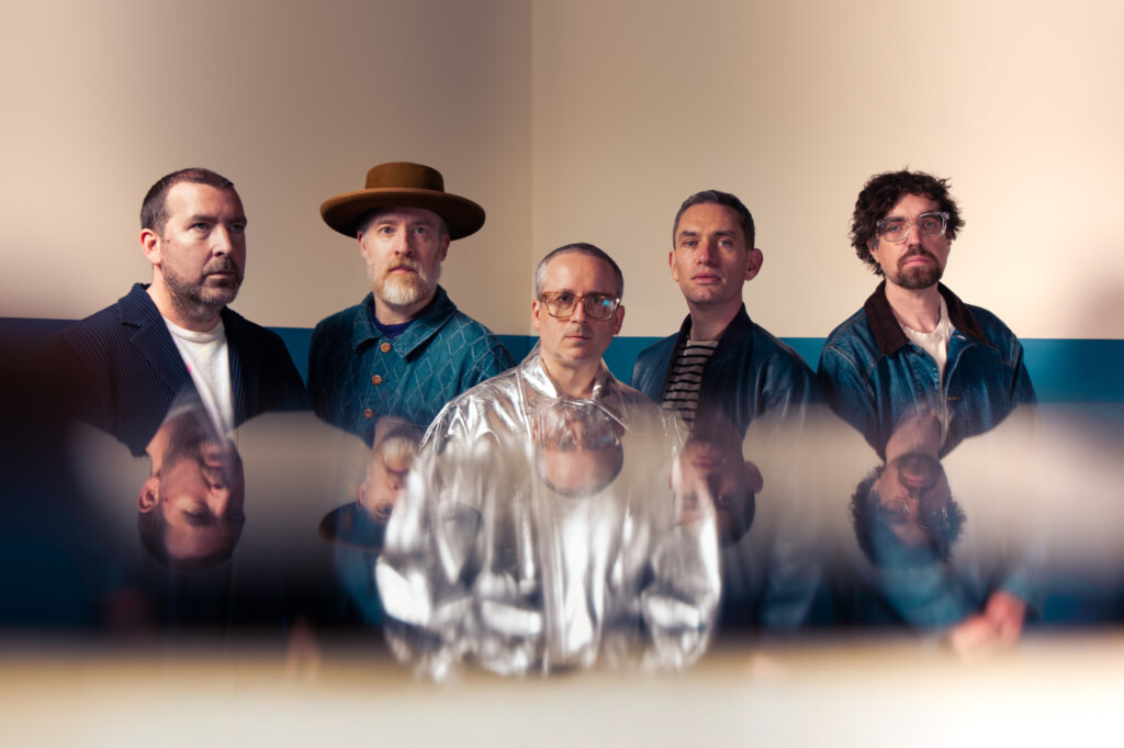 „Catch these Fists“ von Wet Leg: Vier Fäuste für ein Comeback ...