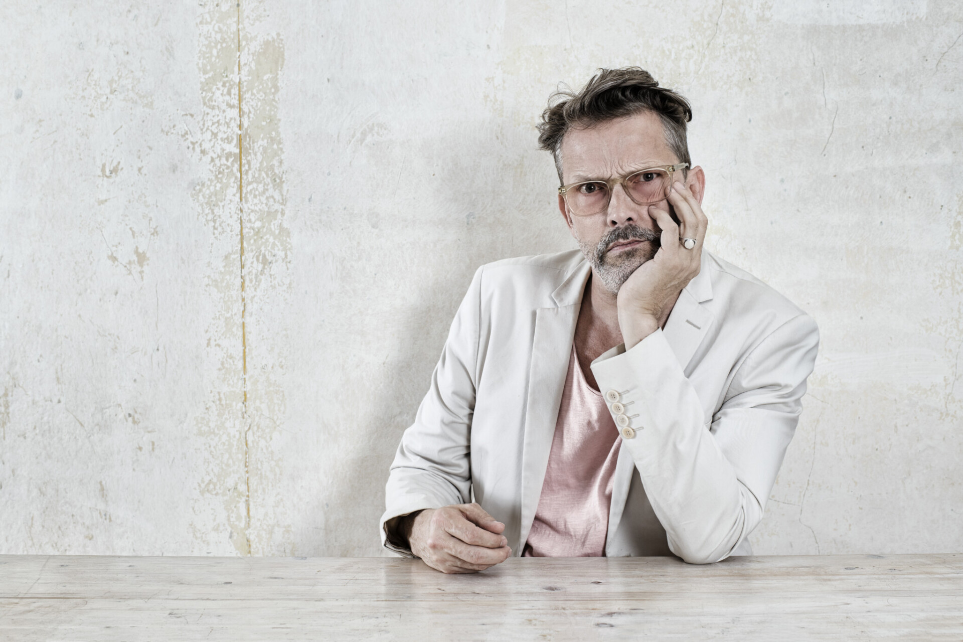 Jetzt gewinnen: Deluxe-Bundle mit Vinyl-Album und Roman von Timo Blunck ...